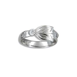 Fine Engraved Sterling Silver Hawaiian Scroll & Maile Leaf w/ CZ Ring